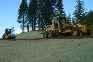 160 Grader installing sub-base on Napili road with GPS • Roller ...